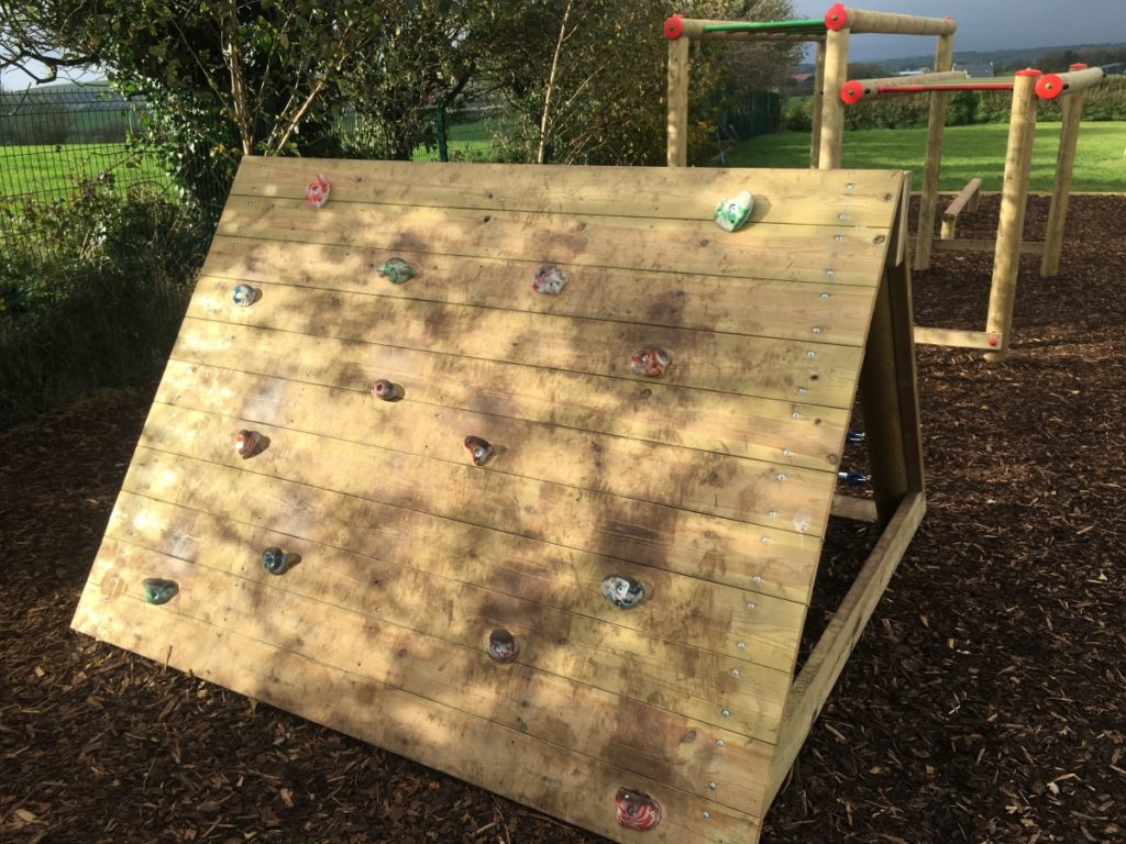 Playground - Obstacle Course - Primary Schools - Hennessy Outdoors