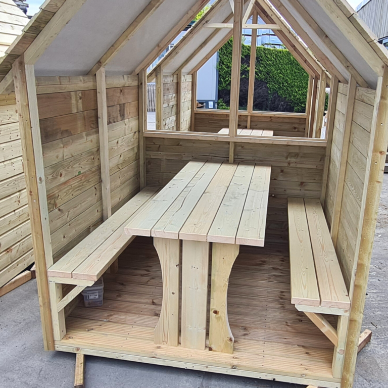 Outdoor Dining Pods - Hennessy Outdoors