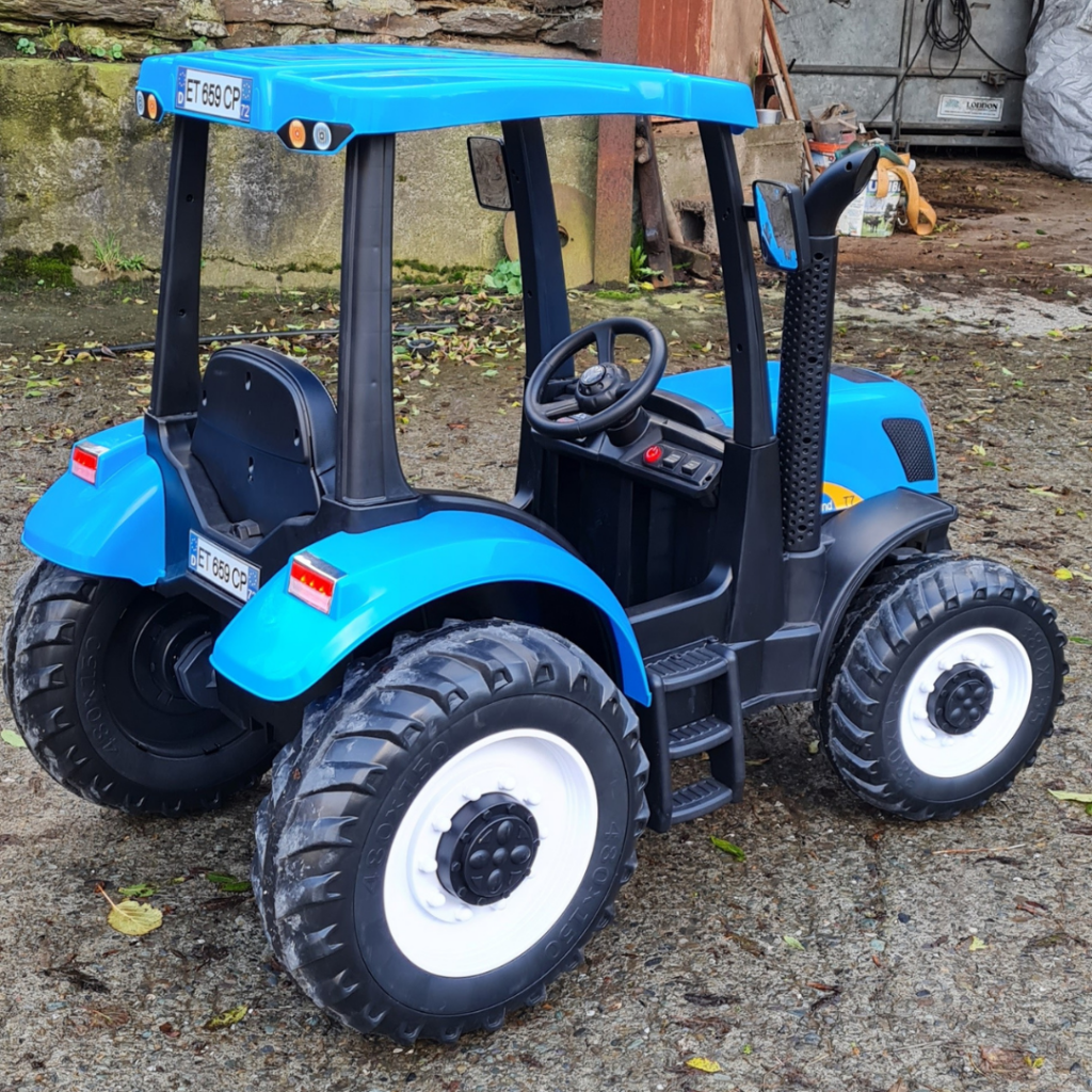 Kids Ride On Licenced New Holland T7 24V Tractor - Hennessy Outdoors