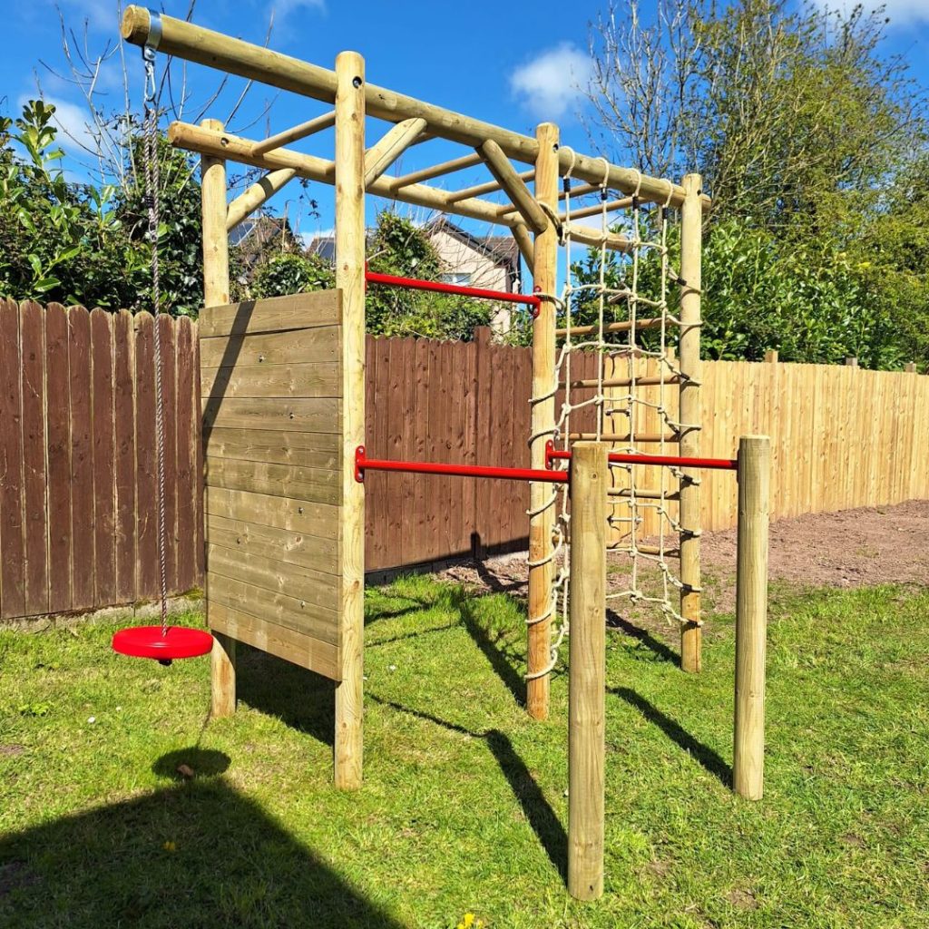 Milo Monkey Climbing Frame - Hennessy Outdoors